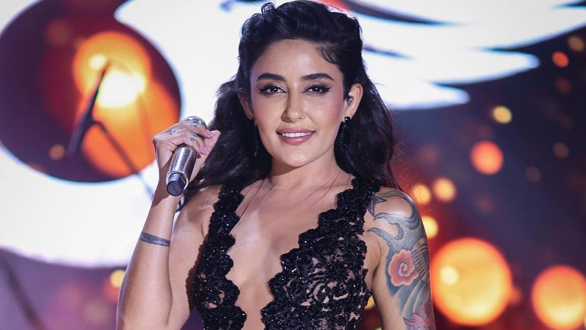 Melek Mosso soyadını değiştirme hikayesini anlattı - Sözcü